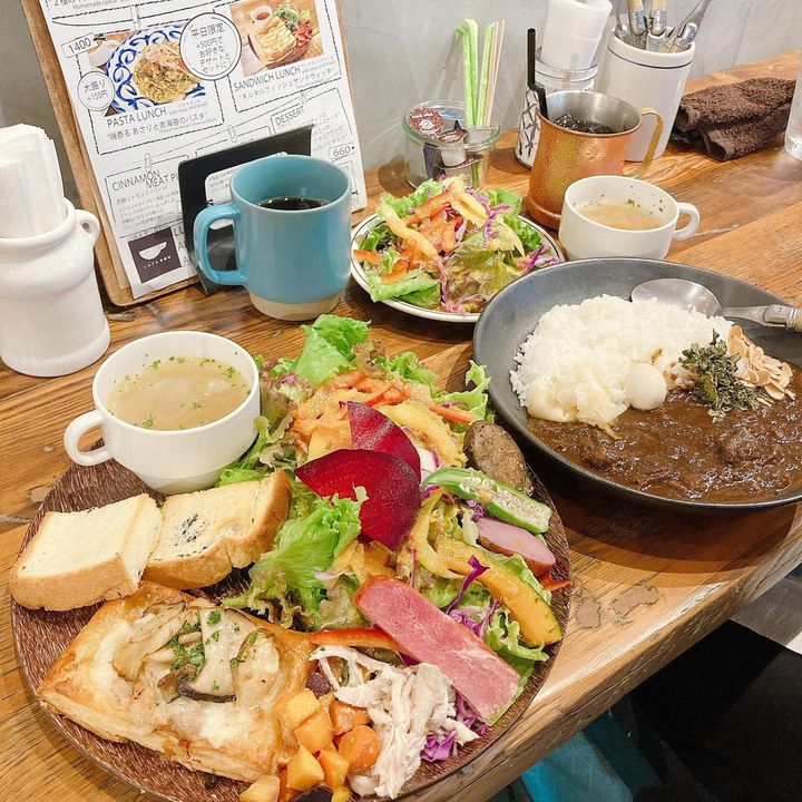 秋の匂いは僕の理性を二度殺す。東京都内の“紅葉と美食”を味わう8のスポット | RETRIP[リトリップ]